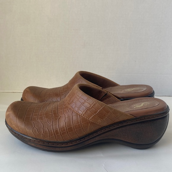 SoftWalk | Shoes | Softwalk Clogs Brown Leather Womens Narrow Shoes ...